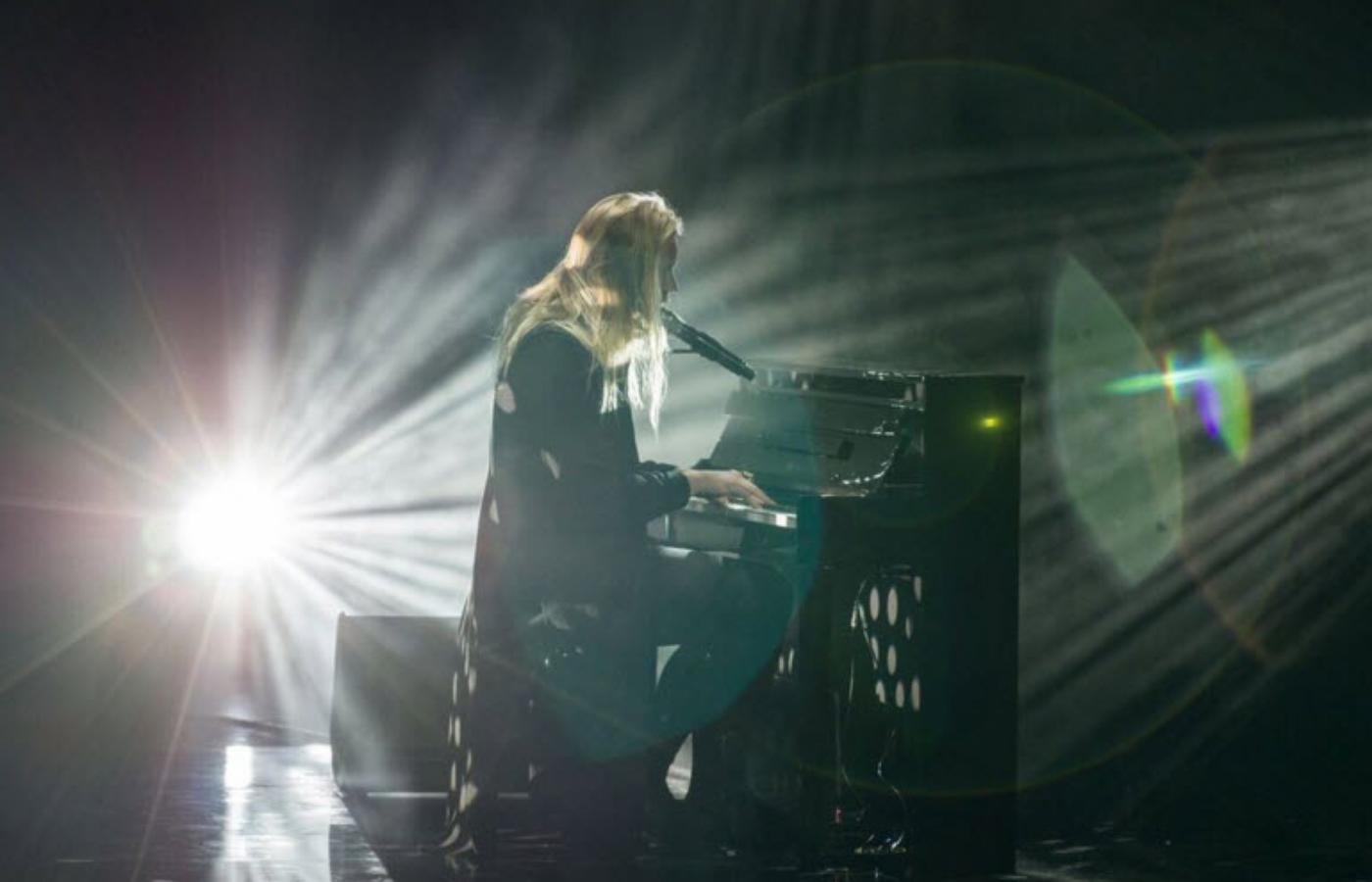 Sjáðu Högna syngja All Out of Luck - DV