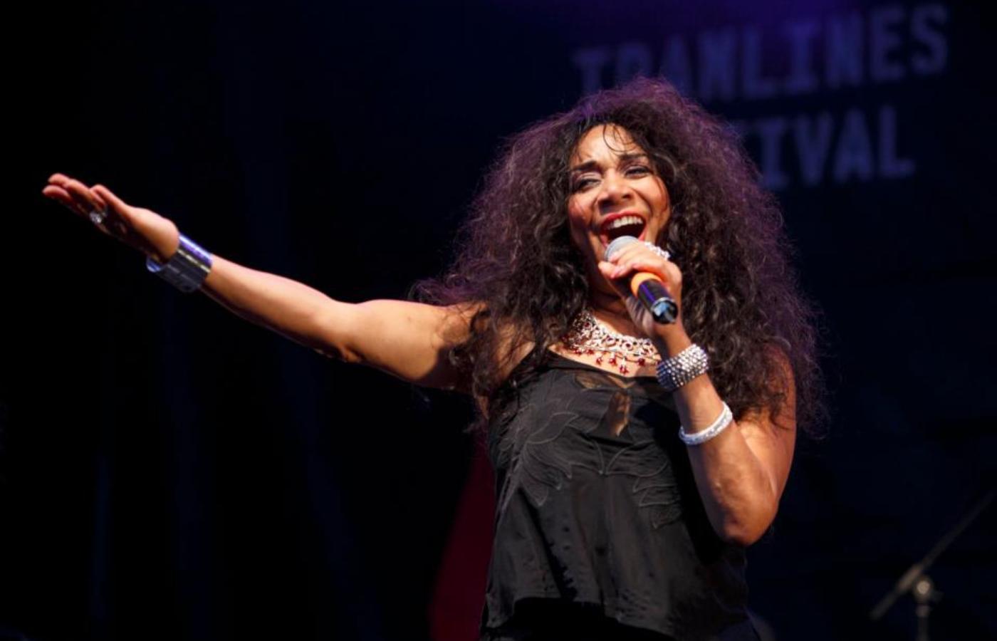 Joni Sledge úr Sister Sledge er látin - DV