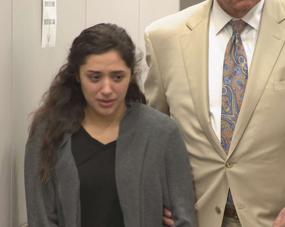 Ung kona ók ölvuð og varð tveimur að bana – Nú hefur barþjónninn einnig ...