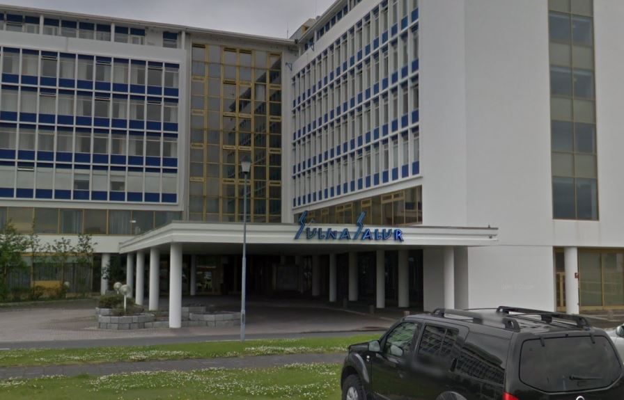 Fréttir DV í apríl: Kosningabarátta, eldsvoði og flótti Sindra - DV