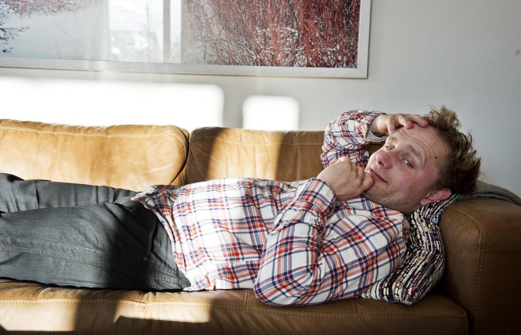 Sveppi grínaðist um fyllerí með ungum syni sínum en gefur nú foreldrum ...