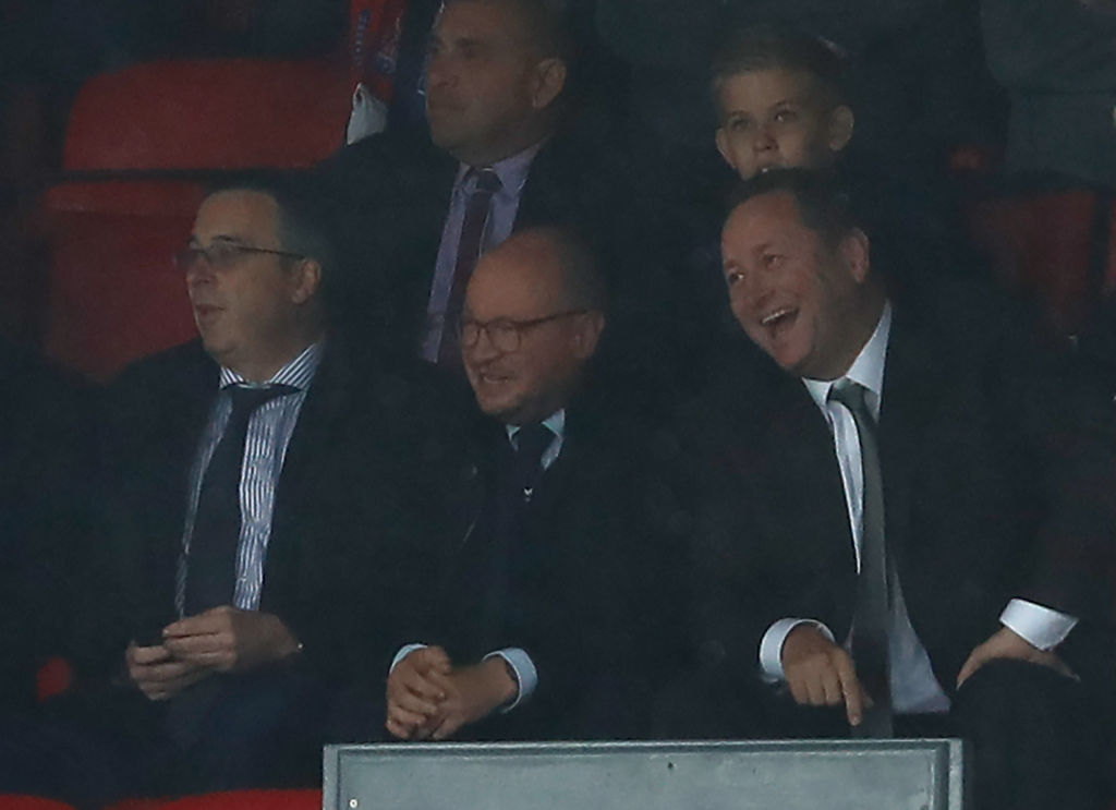 Svona hélt Mike Ashley upp á söluna á Newcastle - DV