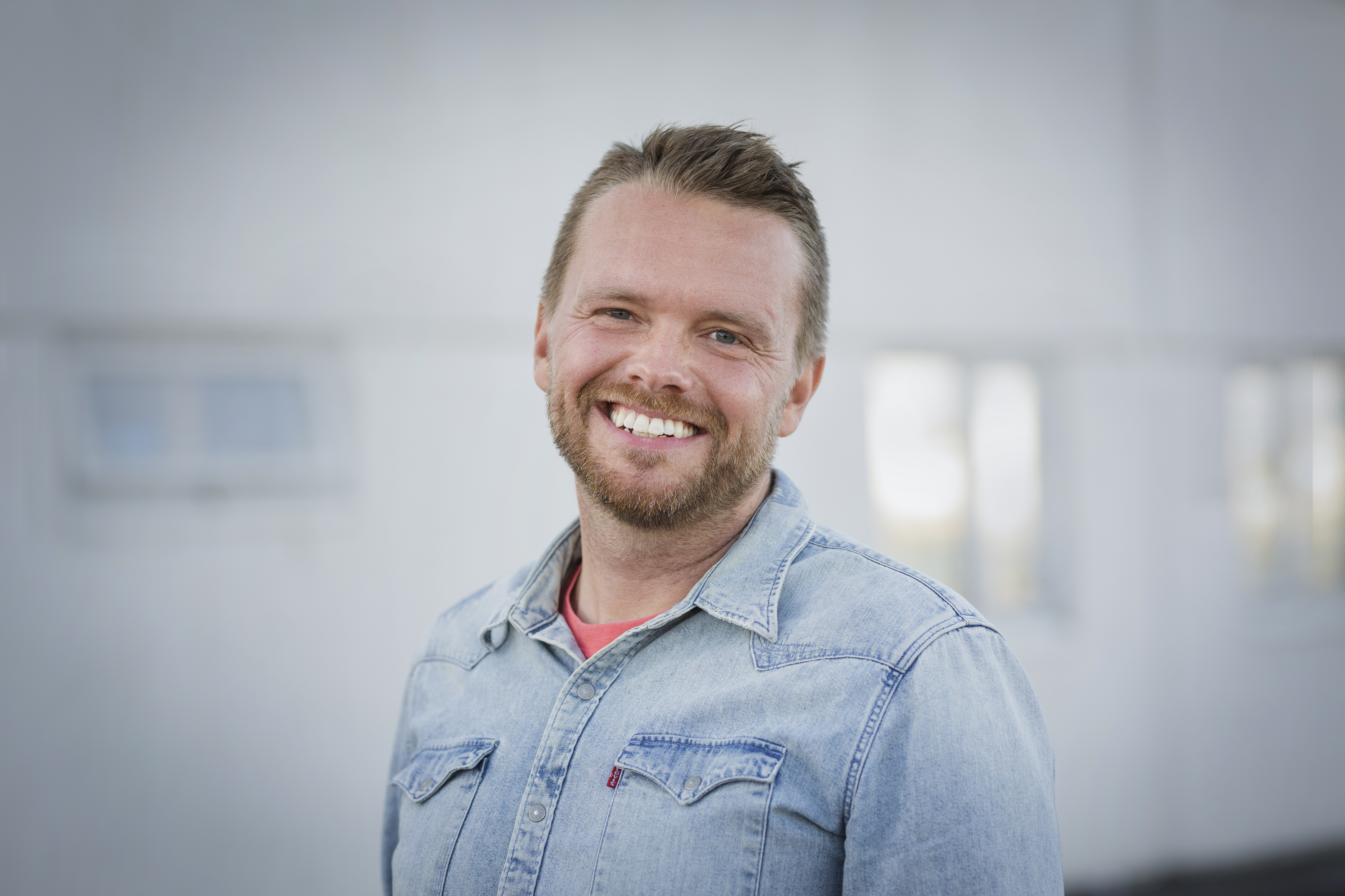 Fréttir DV í apríl: Kosningabarátta, eldsvoði og flótti Sindra - DV