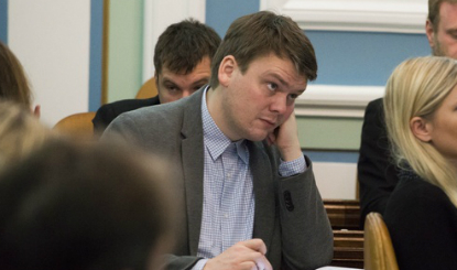 Andrés Ingi leggur til lækkun kosningaaldurs í 16 ár í frumvarpi - DV