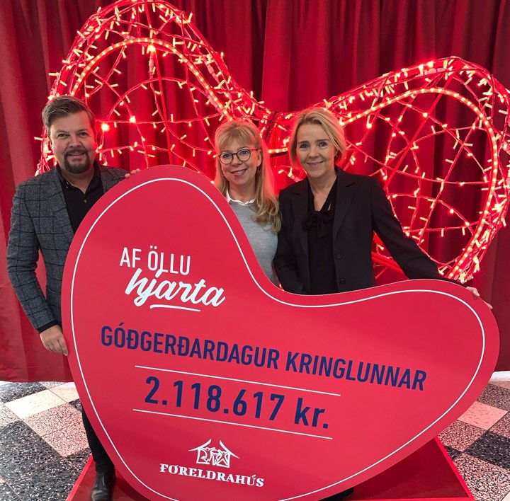 Verslanir í Kringlunni söfnuðu yfir 2 milljónum fyrir Foreldrahús ...