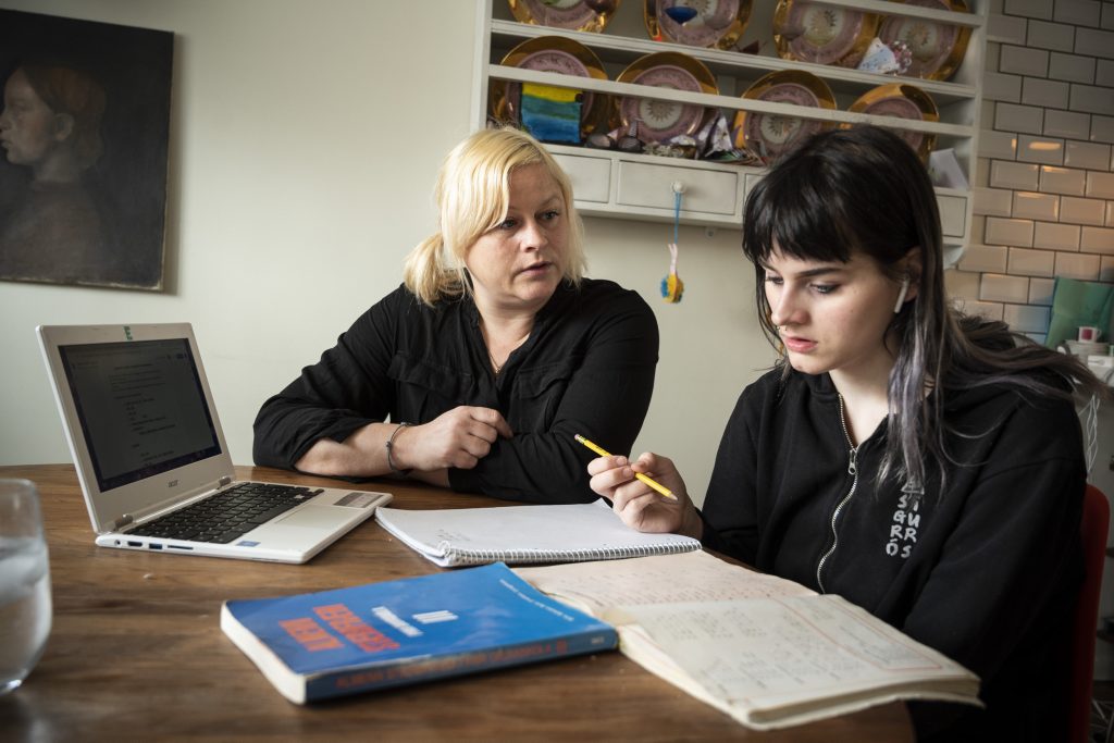 Svanhvít var heilt ár í sóttkví - DV