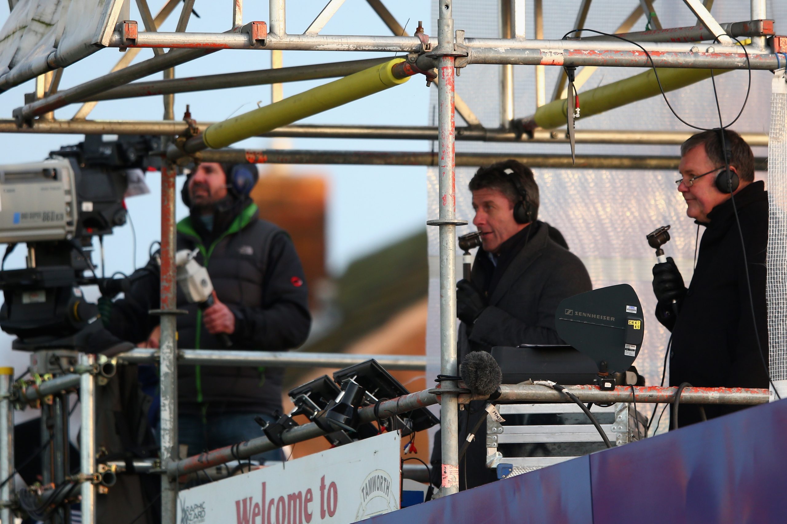 Rekinn fyrir fitufordóma í beinni útsendingu - DV