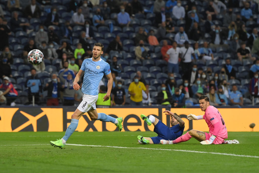 Stuðningsmenn Liverpool gera grín að Dias eftir úrslitaleikinn - DV