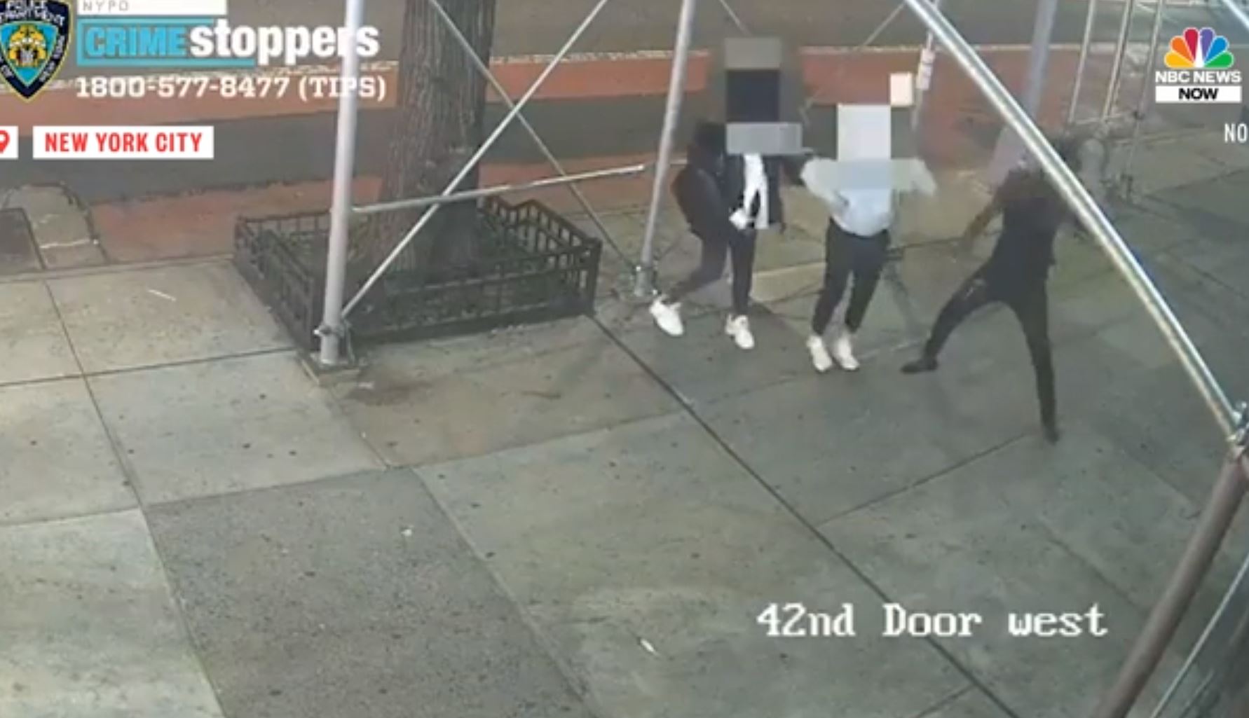 Réðst á asíska konu með hamri vegna grímunotkunar - Sjáðu myndbandið - DV