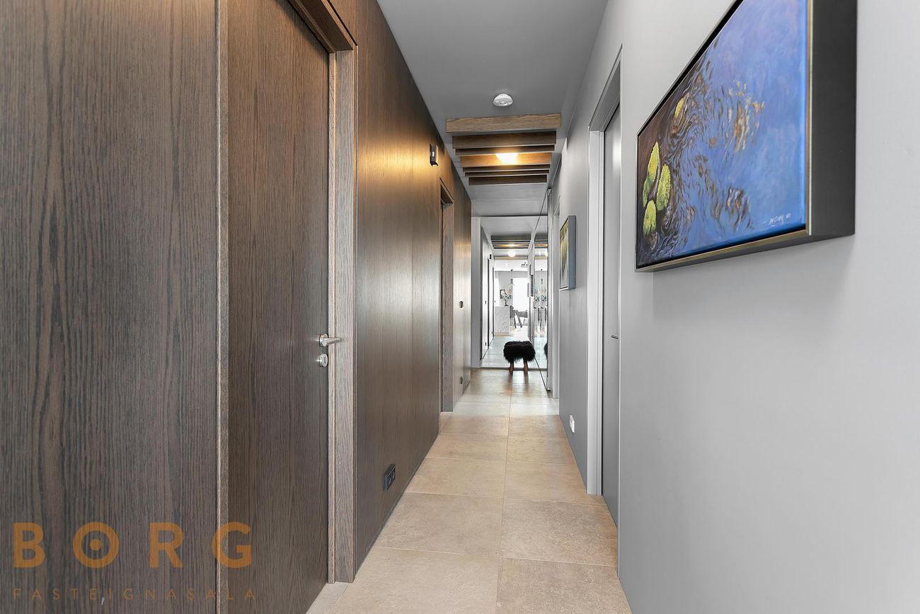 Gylfi Sig selur uppáhaldsíbúðina sína í Kópavogi - Sjáðu myndirnar - DV