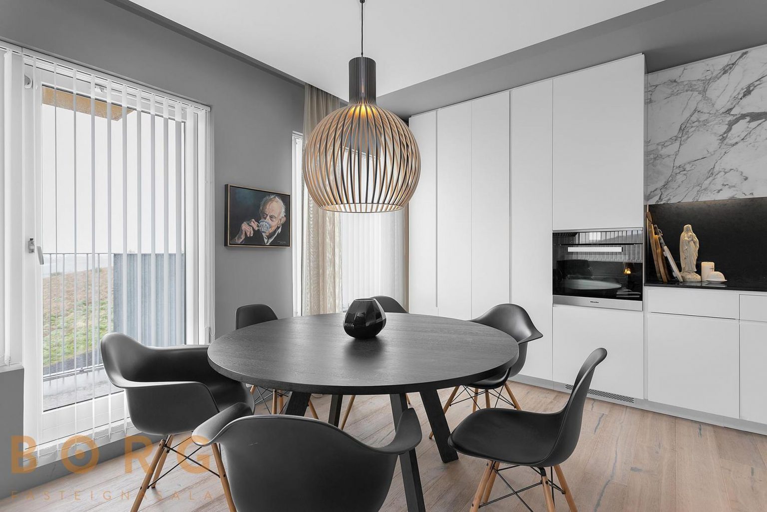 Gylfi Sig selur uppáhaldsíbúðina sína í Kópavogi - Sjáðu myndirnar - DV