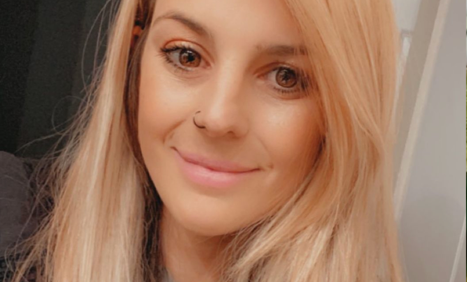 Hélt á nýfæddu barni bestu vinkonu sinnar - Þá kom sannleikurinn í ljós ...