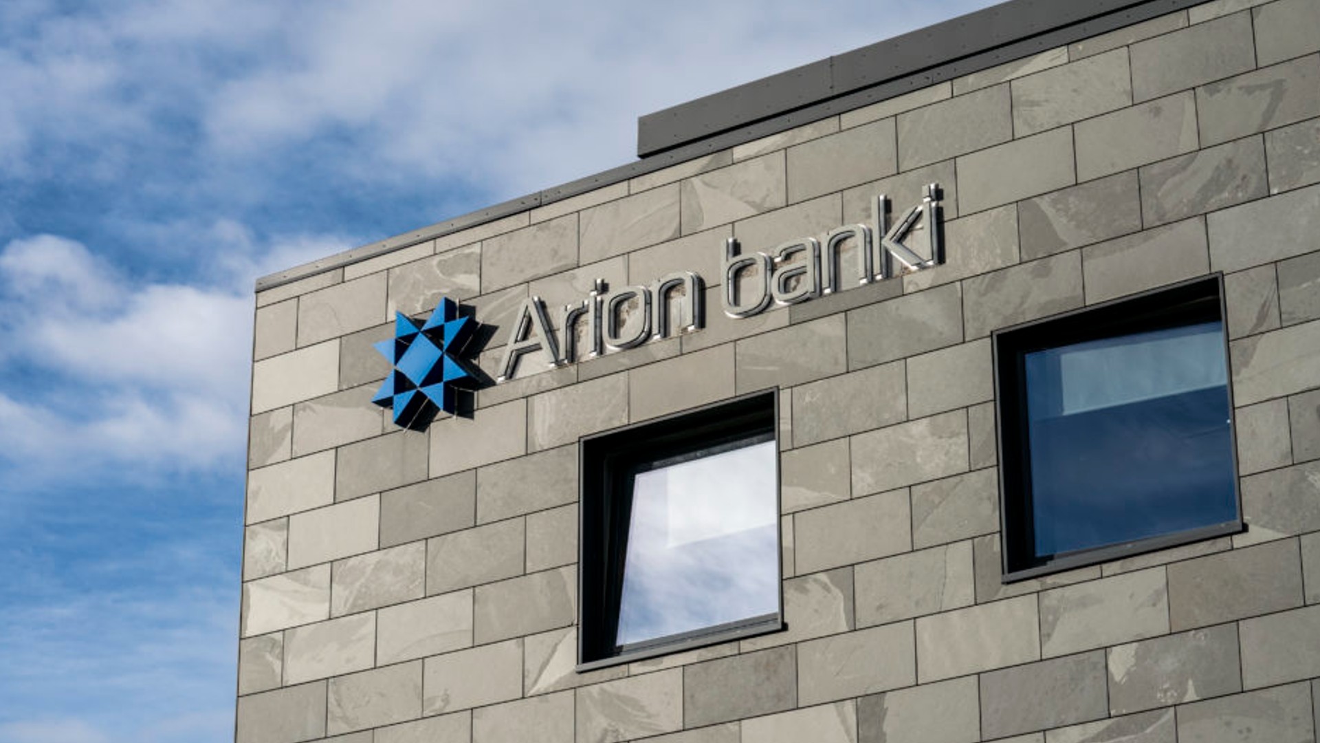 Arion banki viðurkennir brot og þarf að greiða 80 milljón króna sekt ...