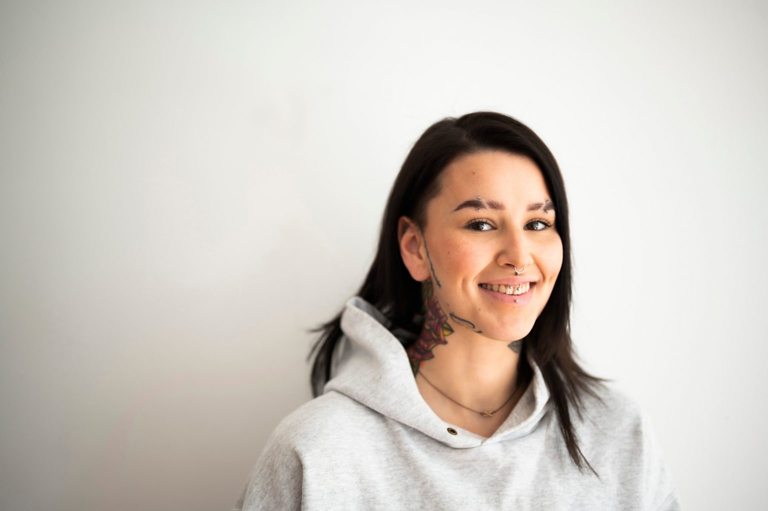 Birta er í ástarsambandi með tveimur pörum – Upplifir sig ekki ...