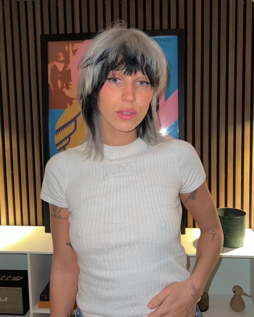 Bríet byrjar árið með stórum breytingum - Ljósu lokkarnir orðnir ...