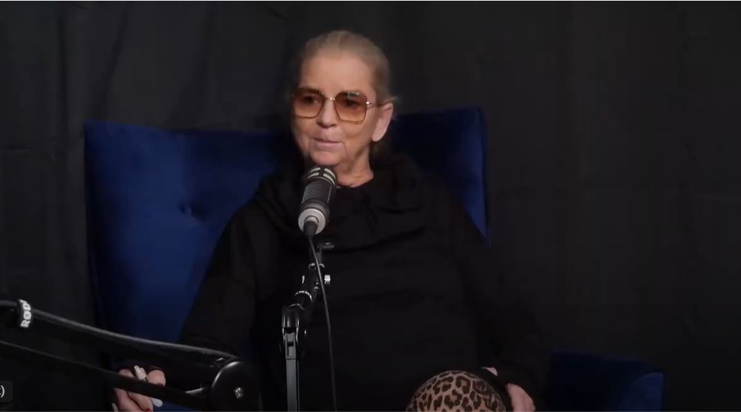 „Stórt verkefni að lifa við það að ókunnugt fólk sé með svona mikið ...