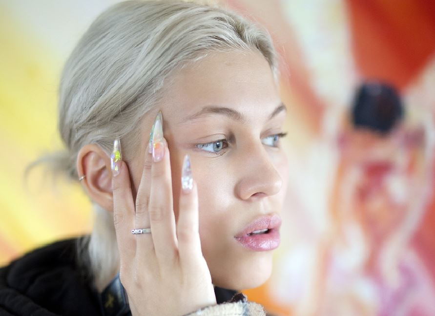 Bríet byrjar árið með stórum breytingum - Ljósu lokkarnir orðnir ...