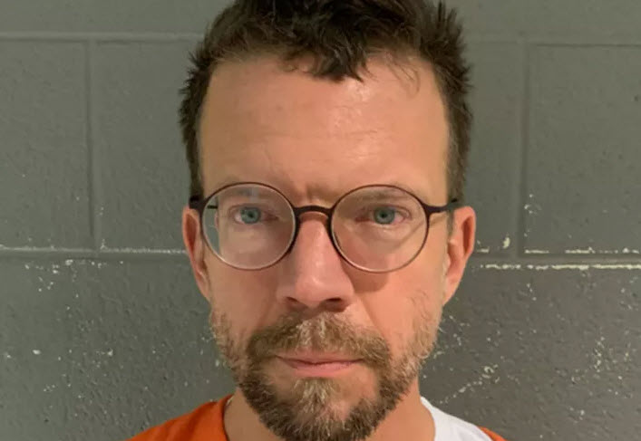 Bæjarstjóri handtekinn – Var með barnaníðsefni í fórum sínum - DV