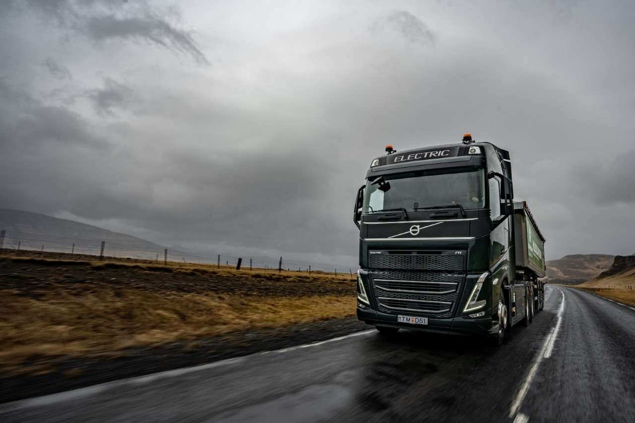 TÍMAMÓT: VOLVO RAFMAGNSVÖRUBÍLASÝNING OG REYNSLUAKSTUR - DV