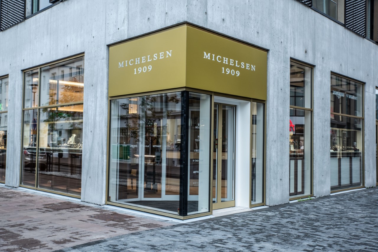 Seiko velur Michelsen sem einkasöluaðila sinn á Ísland - DV