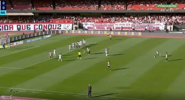 37 ára gamall en hefur engu gleymt - Sjáðu sturlað mark af mjög löngu ...