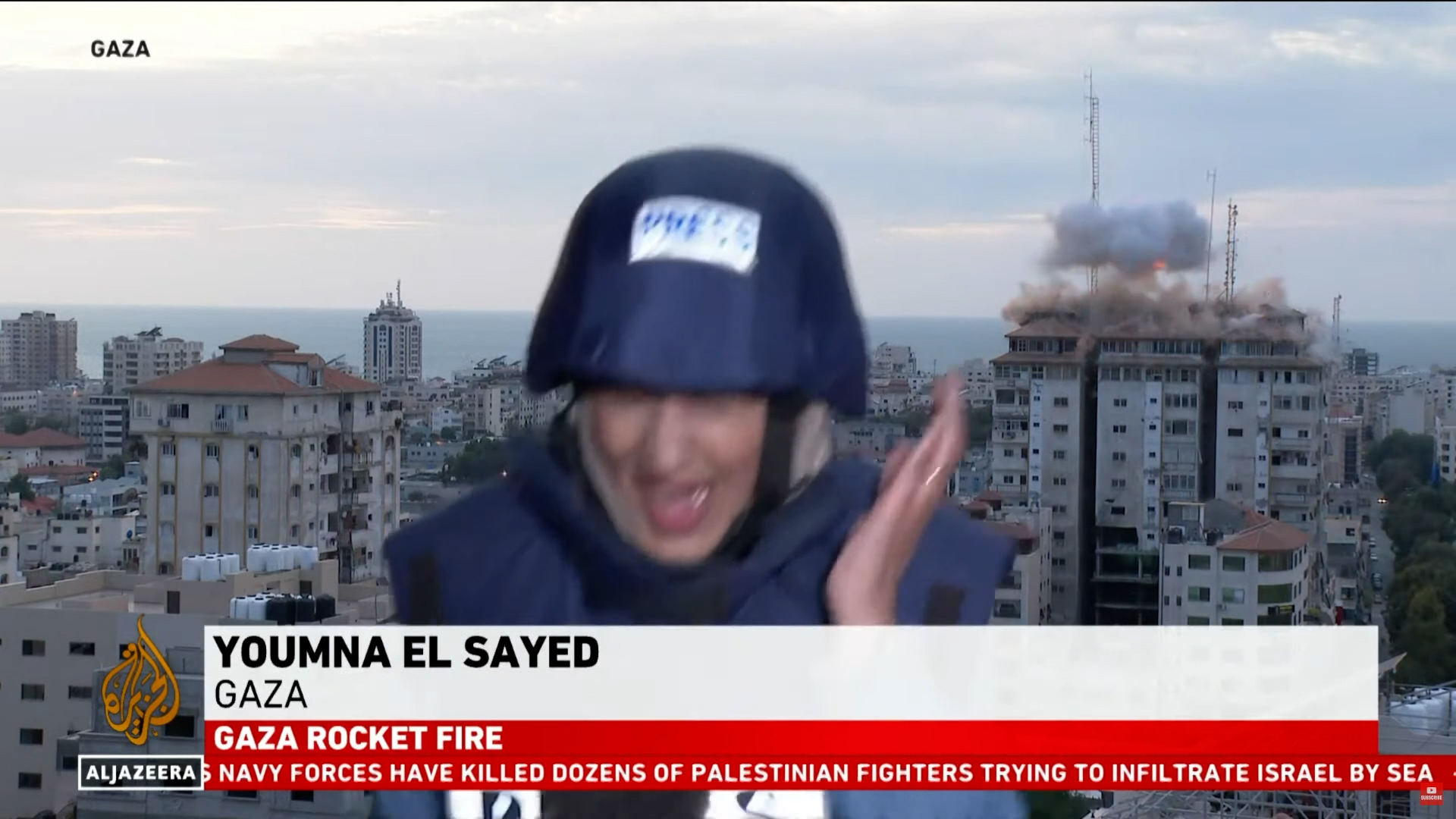 Myndband: Fréttakona Al Jazeera var í beinni þegar háhýsi var sprengt á Gaza - DV