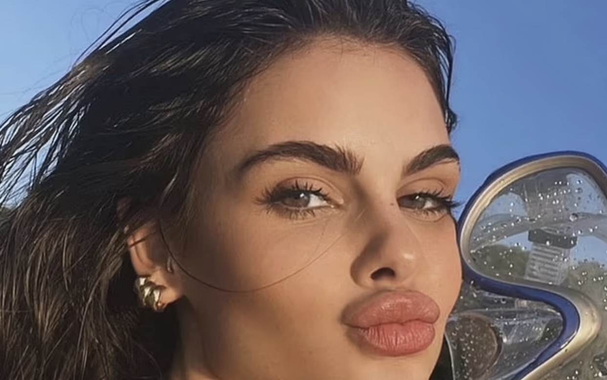 Krefst þess að fyrirsætan fari í DNA próf - Eignaðist barn í október en hélt framhjá og hún er ...