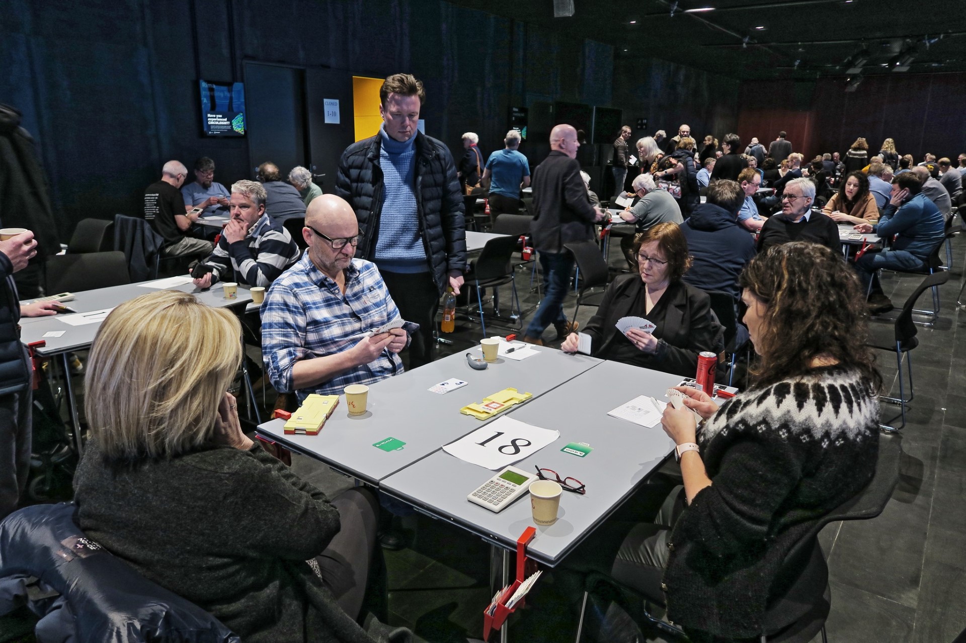 Íslenskar sveitir í toppbaráttunni á Bridgehátíð - DV