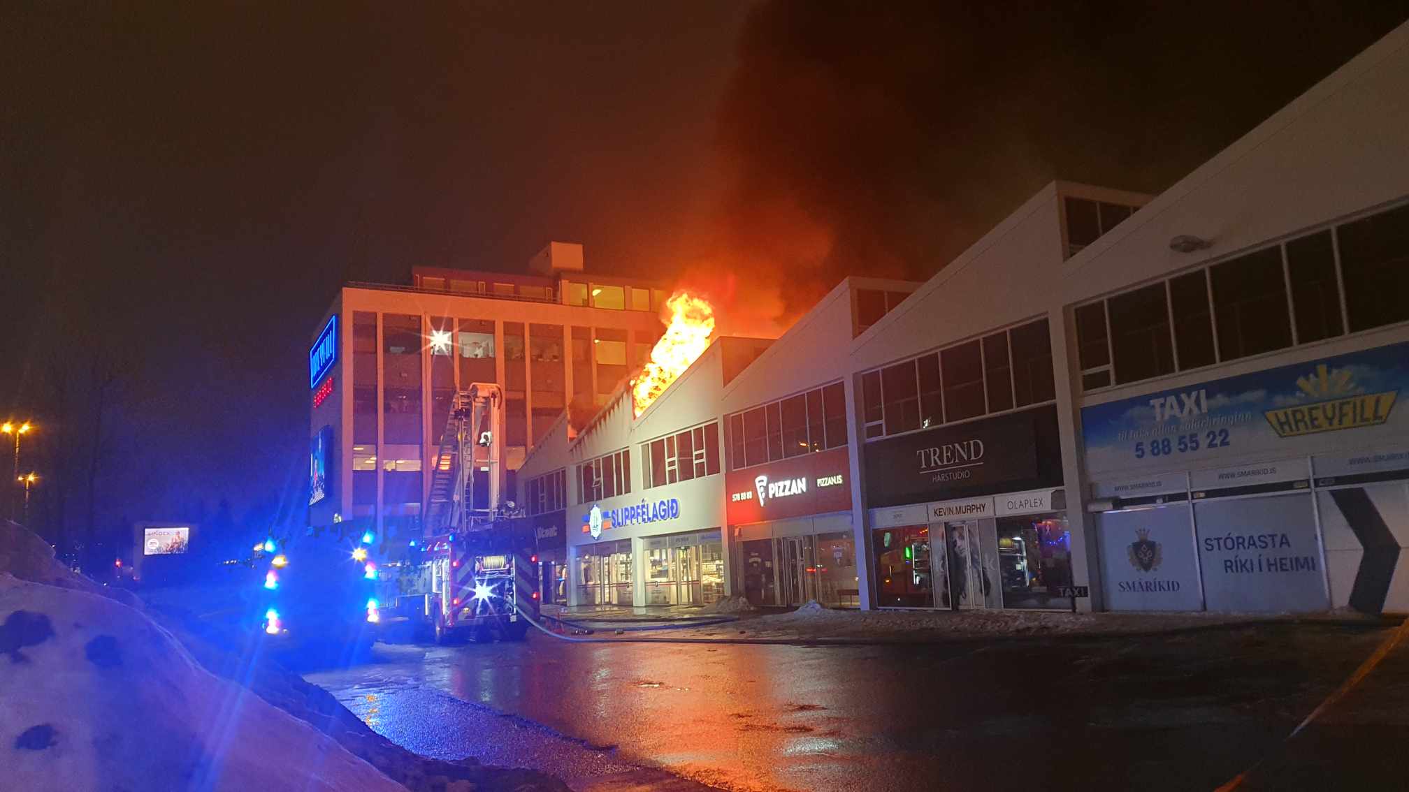 Stórbruni í Fellsmúla - Allt tiltækt slökkvilið kallað á staðinn-Myndir ...