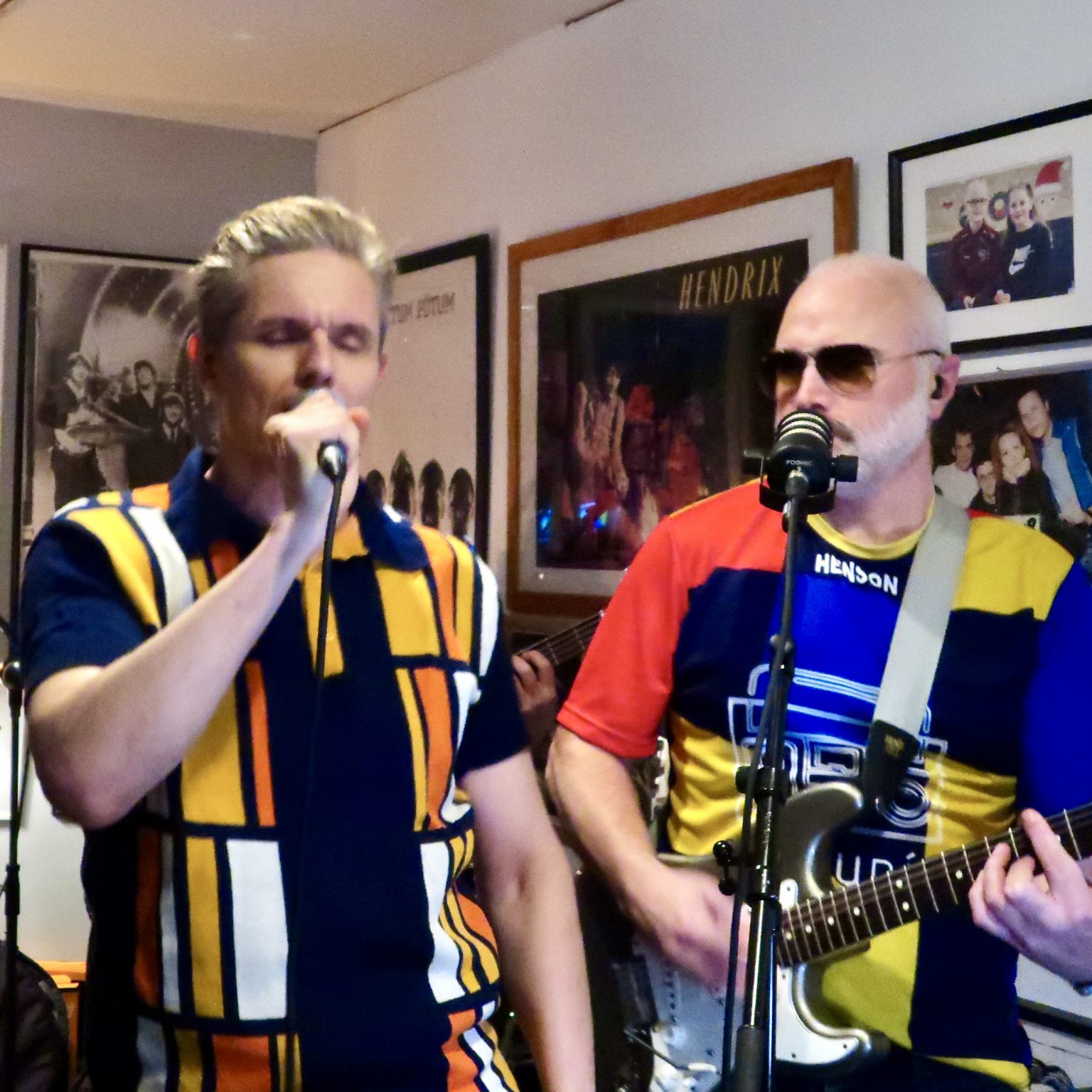 Björgvin Franz tekur geymdan 80´s smell - „Draumar geta ræst“ - DV