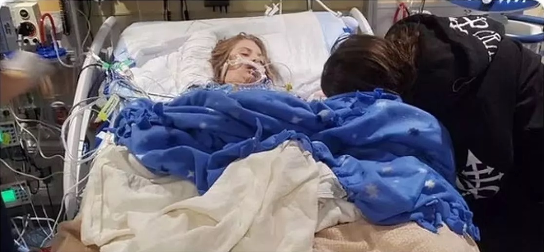 9 ára stúlka lést eftir astmakast - Foreldrarnir létu renna í bað í ...