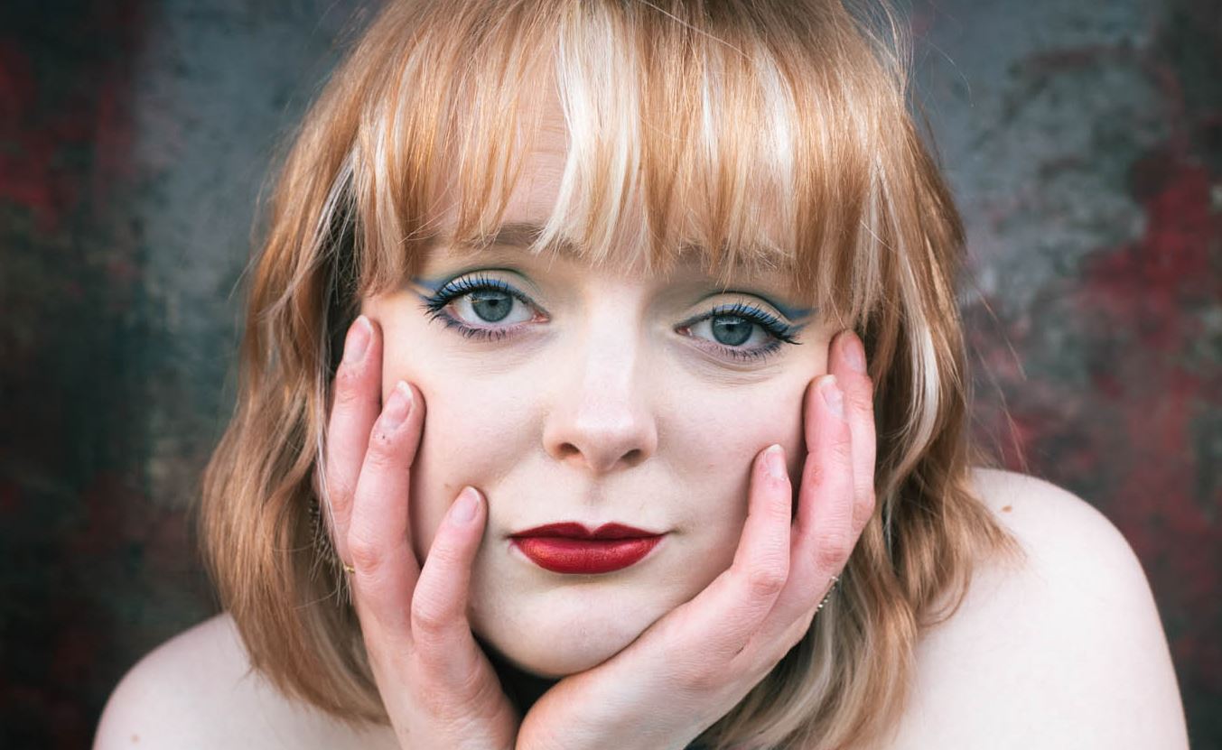 Una Torfa með nýtt lag á miðnætti - DV