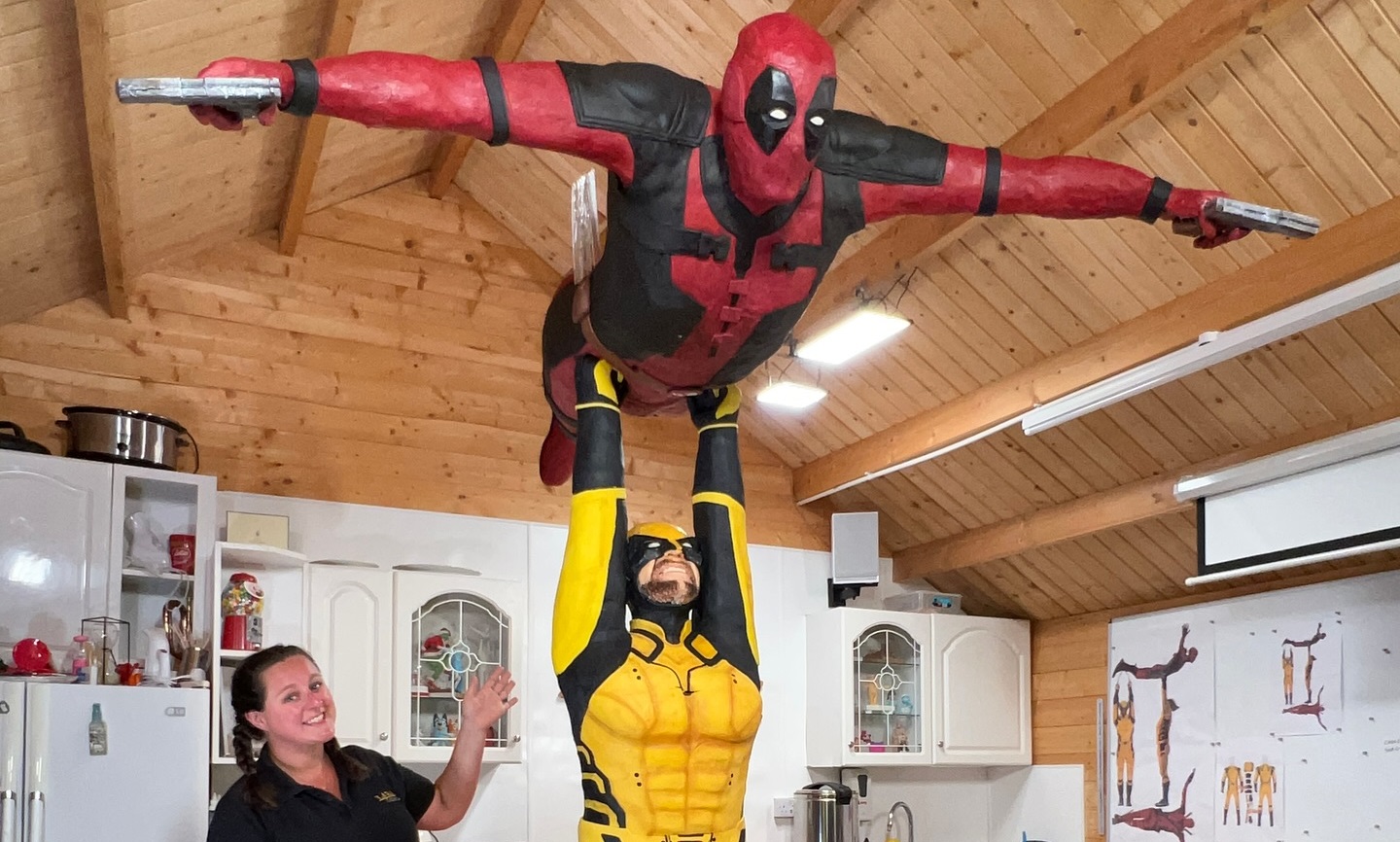 Lara gerði mannhæðarháa köku af Deadpool & Wolverine - DV