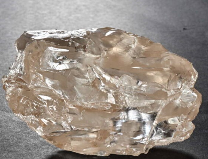 Næst stærsti demantur sögunnar – Verður líklega ekki seldur - DV