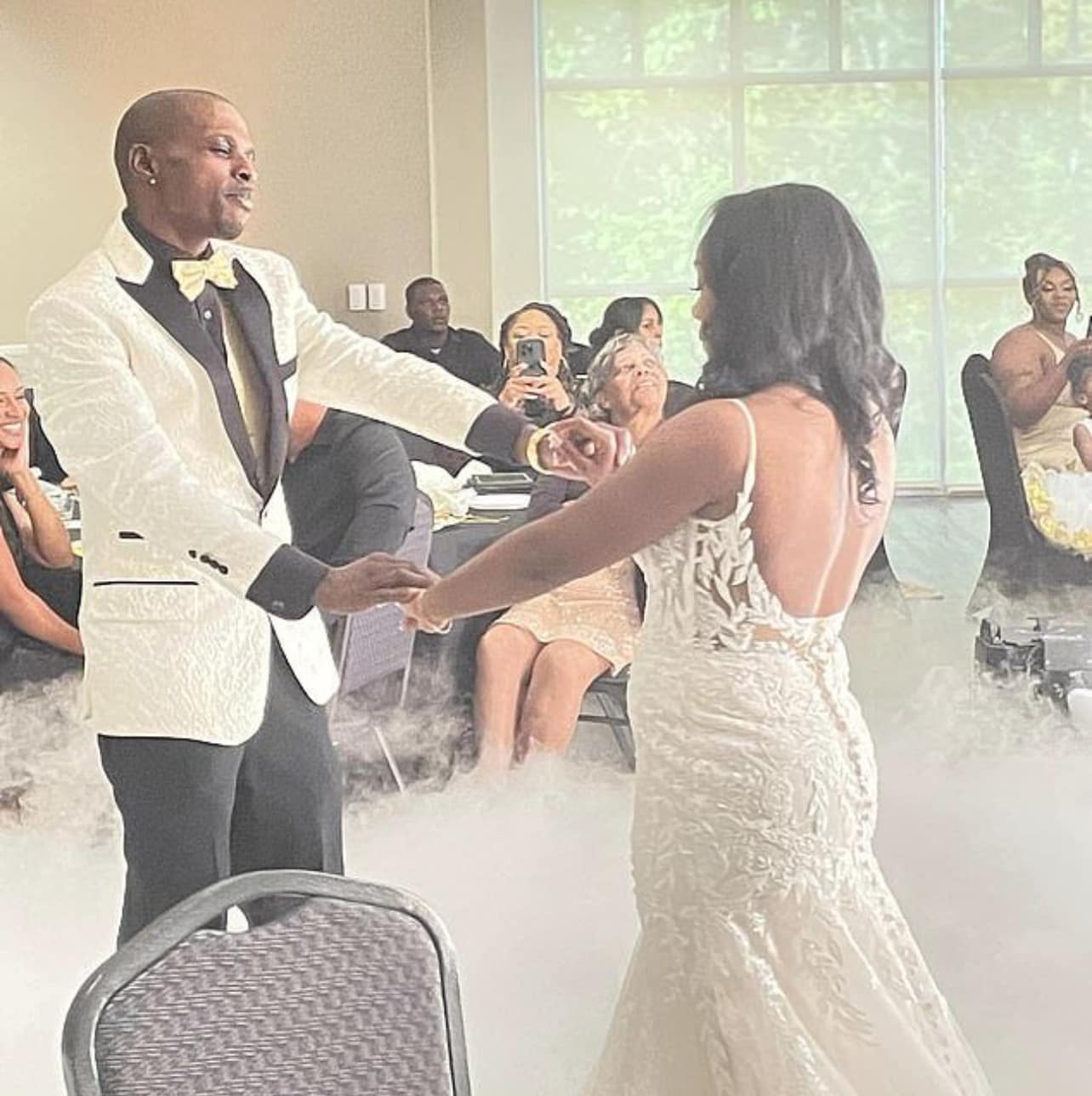 Skotinn til bana í eigin brúðkaupi af brjáluðum ökumanni - DV