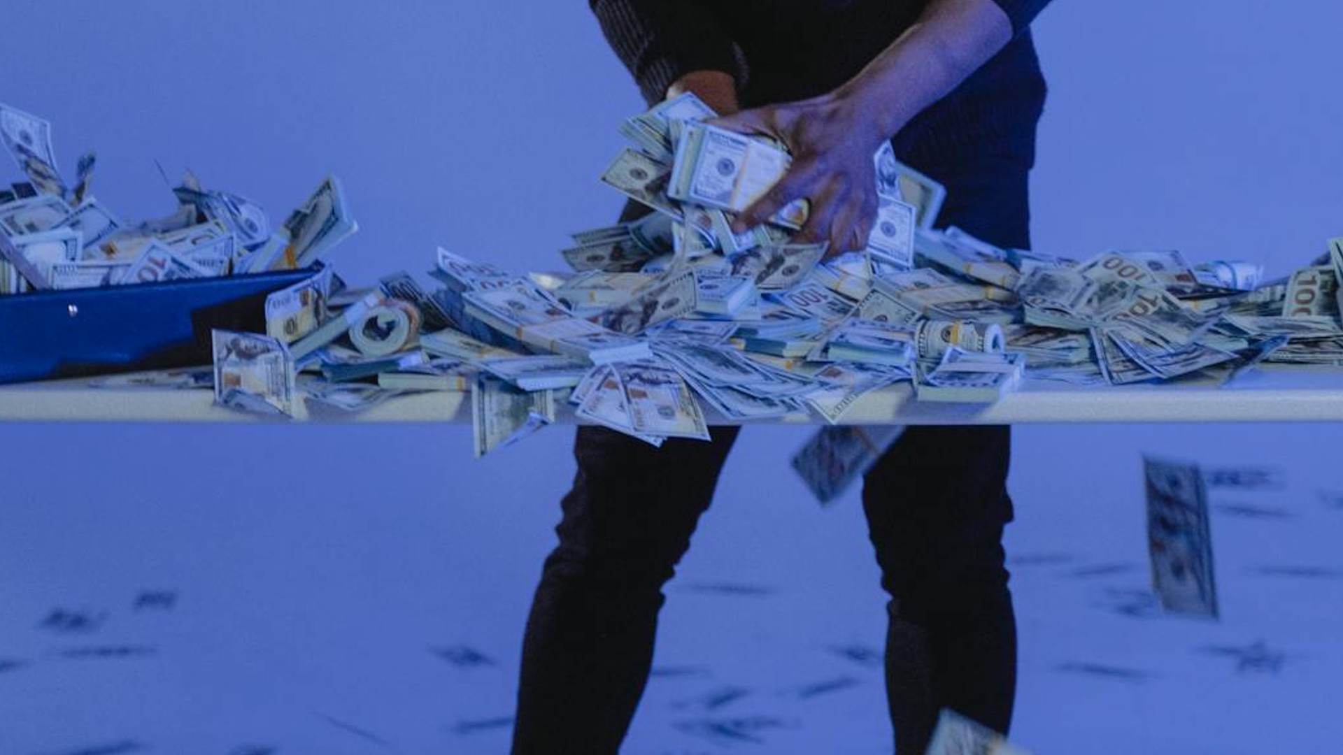 Bankaræninginn vildi láta læsa sig inni en gekk illa að láta handtaka ...