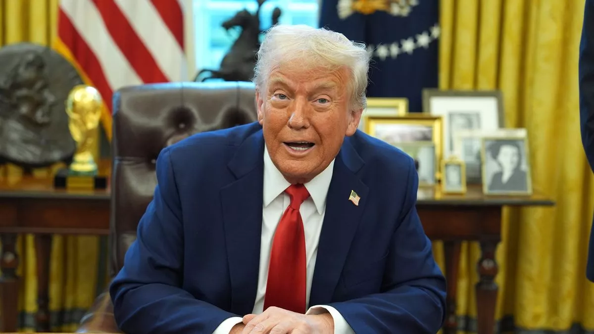 Hringdi í neyðarlínuna og bað um aðstoð við að myrða Donald Trump - DV