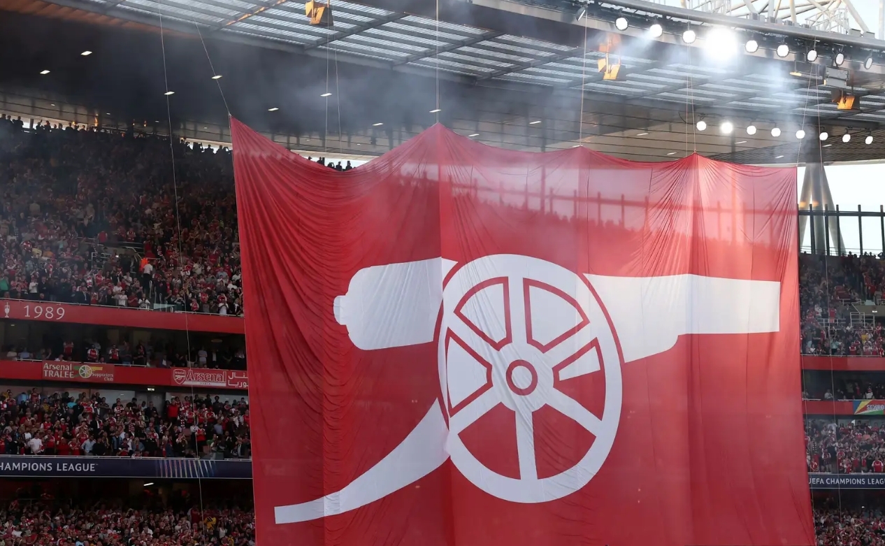 Baunar á stuðningsmenn Arsenal og segir stemninguna vera enga: Mættu ...