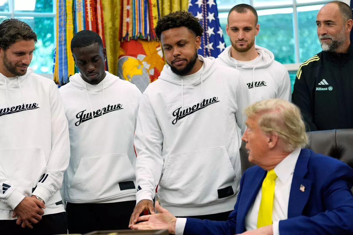 Sjáðu afar pínlegan fund þeirra með Trump - Enginn vildi svara ...