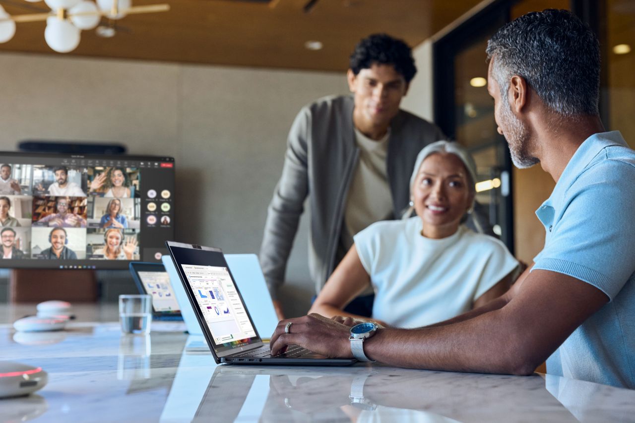 Textar fundi í rauntíma á mörgum tungumálum - DV